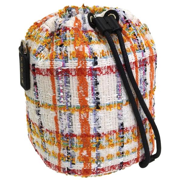 フルラ/FURLA/ポーチ/FURLA/VERTIGINE/DRAWSTRING/POUCH丸みを帯びたキュートなバケツ型ポーチ。巾着風の絞り口が可愛く、鍵やスマホ、リップなどの小物をコンパクトにまとめられるので、普段使いのバッグの中で整理...