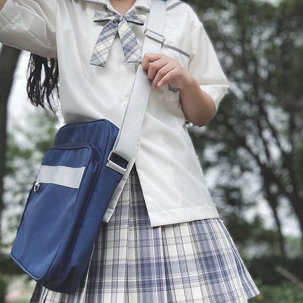 スクールバッグ ショルダーバッグ 安全反射材付き 学生鞄 大容量 スクールショルダーバッグ バッグ 高校生 男女兼用 通勤 通学品　番yiyan01サイズ横約26cm、縦約31cm、マチ約9cmカラーブルー、ダークブルー、ブラック　　　　素...