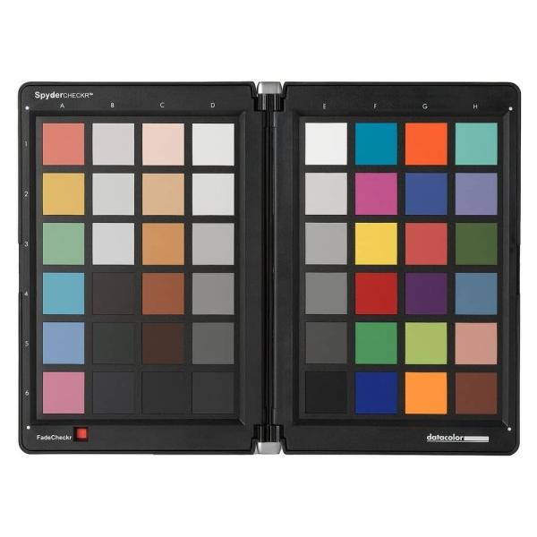 【商品概要】一貫した色管理。あなたのRAWワークフローが、SpyderCHECKRと、全てのカメラで色基準となるRAWキャリブレートソフトで素早く簡単になり編集作業の大幅な軽減につながります。48種類の色彩設計されたカラーパッチ。ニュートラ...