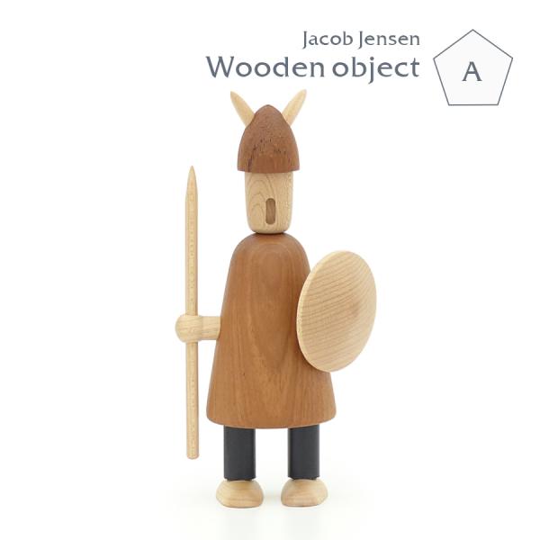 木の温もりを宿した可愛らしい小人サイズの「Viking」無駄のないミニマルなデザインはヤコブ・イェンセンならでは。小さくても堂々とした立ち姿は、まさに海賊です。全部で3種類のバイキングたちですが、複数集まるとその雰囲気もグッと上がります。一...