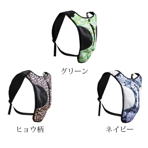 カラーヒョウ柄グリーン（ボタニカル柄）ネイビー（ボタニカル柄）商品説明 ランニングバッグにプリント柄が登場。スポーツシーンをカラフルに彩ります。カーブを描いたような形状が装着時、背中にフィットし一体感を味わえます。背面やショルダーに弾力性の...