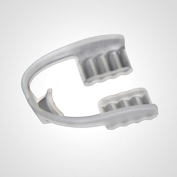 メーカー：ボディーメーカーサイズ：フリーカラー：クリア素材：シリコン商品説明 奥歯にはめるだけ。ウエイトトレーニングやコンタクトスポーツに！面倒な型どりの必要はありません。下の奥歯にはめるだけの簡単装着のマウスピース。スポーツ時にはめるだけ...