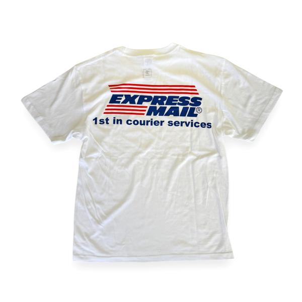 商品名：USPS  Express Mail　Tshirt商品詳細：USPS（United States Postal Service アメリカ合衆国郵便公社）のTシャツです。カラー：ホワイトサイズ詳細：Lサイズ　 着丈約71cm　身幅約5...