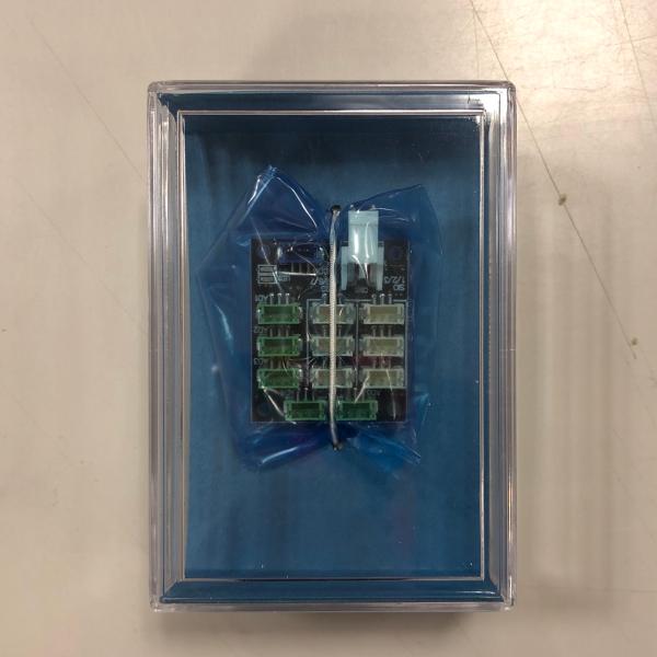 ＜スペック＞　●寸法：35×30×12mm(突起部除く)　●重量：7.6g　●電源電圧：6V〜12V　●対応サーボ：シリアル専用　●通信規格：ICS3.0/3.5/3.6　●通信速度：115200/625000/1250000　●信号レベル...