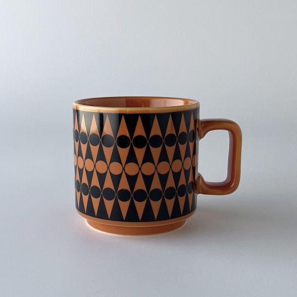 **サイズ（単位mm）**-  幅 120 奥行き 85 高さ 85＊若干の誤差は御了承下さい。**主な素材**- ストーンウェア**特記事項**- 送料無料- 容量：330ml- 食洗機、電子レンジ対応- 製造国：中国- 光の具合等、お使...