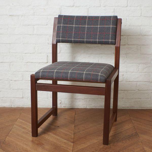 **サイズ（単位mm）**-  幅 495 奥行き 530 高さ 760 座高 450＊若干の誤差は御了承下さい。**主な素材**- 天然木- 張り地:ファブリック**特記事項**- 座面張地: 新しく張替えております。- 脚の継ぎ目に接着...