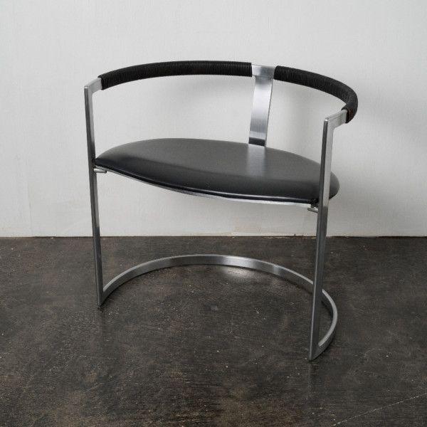 **サイズ（単位mm）**-  幅 680 奥行き 480 高さ 650 座高 450 肘高 650＊若干の誤差は御了承下さい。**主な素材**- ステンレススチール- 本革**特記事項**- 背もたれの革巻き端部に緩みがあります。- 淡路...