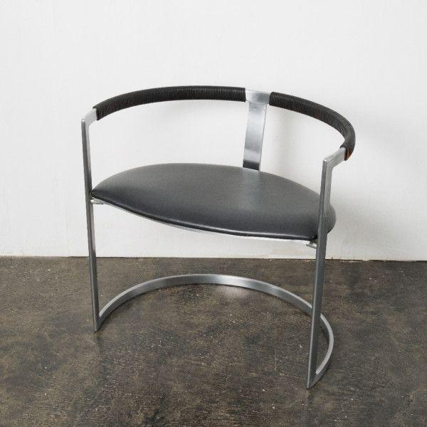 **サイズ（単位mm）**-  幅 680 奥行き 480 高さ 650 座高 450 肘高 650＊若干の誤差は御了承下さい。**主な素材**- ステンレススチール- 本革**特記事項**- 背もたれの革巻き端部に緩みがあります。- 淡路...