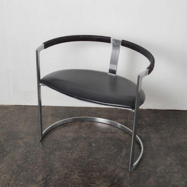 **サイズ（単位mm）**-  幅 680 奥行き 480 高さ 650 座高 450 肘高 650＊若干の誤差は御了承下さい。**主な素材**- ステンレススチール- 本革**特記事項**- 淡路島店舗にて保管しているため出荷迄に最長二週...