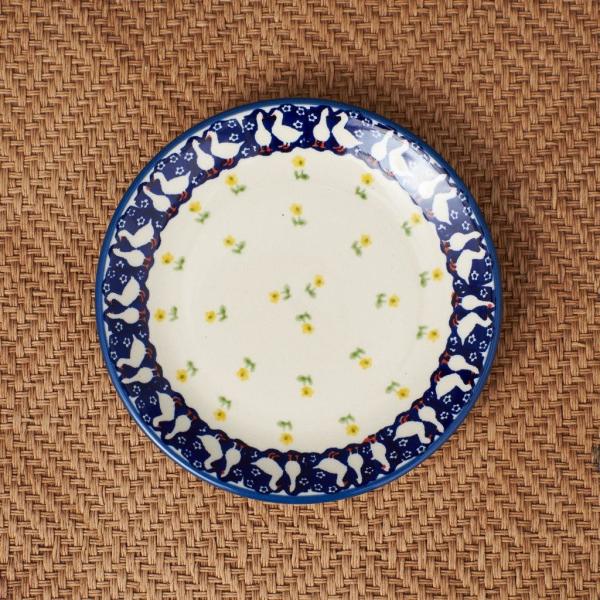 **サイズ（単位mm）**-  幅 170 奥行き 170 高さ 20＊若干の誤差は御了承下さい。**主な素材**- 陶器**特記事項**- 送料無料- 電子レンジ、食洗機、オーブンの使用可。- 一つひとつハンドメイドで仕上げられているため...