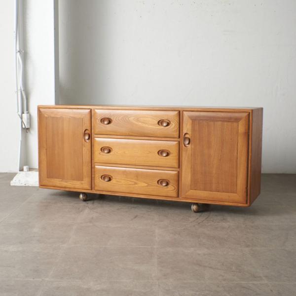 **サイズ（単位mm）**-  幅 1555 奥行き 455 高さ 685  - 引き出し内寸 x3  幅 595 奥行き 370 高さ 160＊若干の誤差は御了承下さい。**主な素材**- エルム**特記事項**- キャスター仕様- 右側...