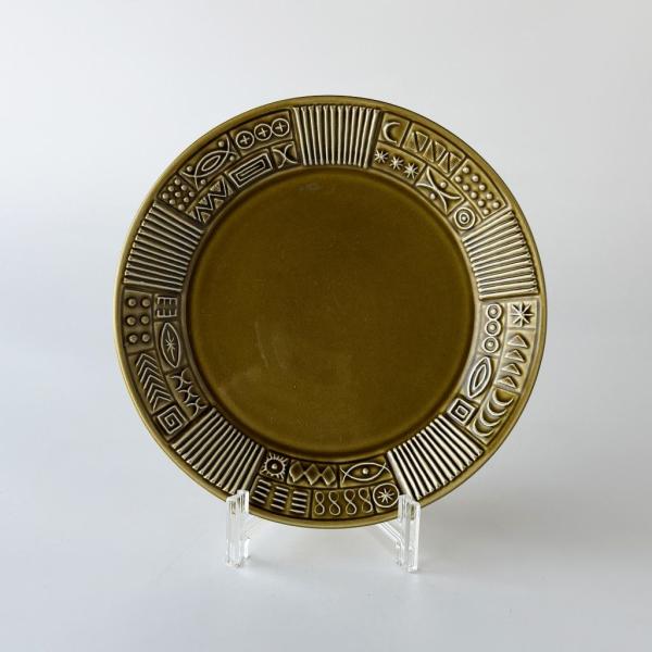 **サイズ（単位mm）**-  幅 180 奥行き 180 高さ 20＊若干の誤差は御了承下さい。**主な素材**- 陶器**特記事項**- ケーキプレート1点の販売です。- 写真内のその他の備品は含まれません。- 貫入があります。(陶磁器...