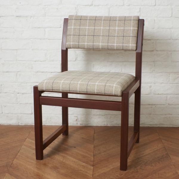 **サイズ（単位mm）**-  幅 495 奥行き 535 高さ 760 座高 450＊若干の誤差は御了承下さい。**主な素材**- 天然木- 張り地:ファブリック**特記事項**- 座面張地: 新しく張替えております。- 脚の継ぎ目に接着...