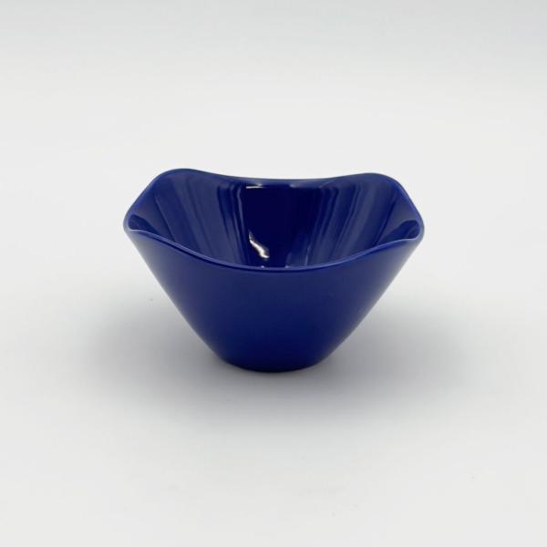 **サイズ（単位mm）**-  幅 90 奥行き 90 高さ 48＊若干の誤差は御了承下さい。**主な素材**- 陶器**特記事項**- シュガーボウル1点の販売です。- ユーズド品特有のスレ・小傷がありますが、ご使用上問題ありません。- ...