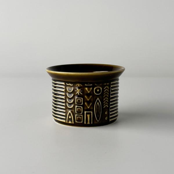 **サイズ（単位mm）**-  幅 95 奥行き 95 高さ 65＊若干の誤差は御了承下さい。**主な素材**- 陶器**特記事項**- シュガーボウルの販売です。- 写真内のその他の備品は含まれません。- 貫入があります。(陶磁器が焼かれ...