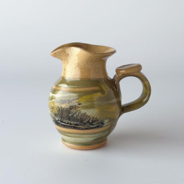 **サイズ（単位mm）**-  幅 90 奥行き 65 高さ 95＊若干の誤差は御了承下さい。**主な素材**- 陶器**特記事項**- ピッチャー1点の販売です。- 写真内のその他の備品は含まれません。- 貫入があります。(陶磁器が焼かれ...