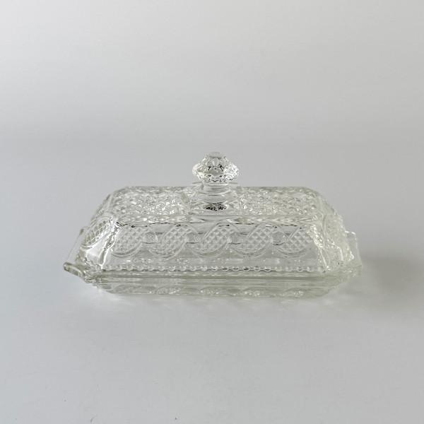 **サイズ（単位mm）**-  幅 180 奥行き 90 高さ 90＊若干の誤差は御了承下さい。**主な素材**- ガラス**特記事項**- バターケースの販売です。- 写真内のその他の備品は含まれません。- ユーズド品特有のスレ・小傷があ...