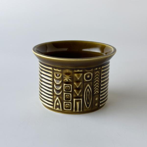 **サイズ（単位mm）**-  幅 95 奥行き 95 高さ 65＊若干の誤差は御了承下さい。**主な素材**- 陶器**特記事項**- シュガーボウル1点の販売です。- 写真内のその他の備品は含まれません。- 貫入があります。(陶磁器が焼...