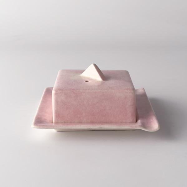 **サイズ（単位mm）**-  幅 140 奥行き 140 高さ 70＊若干の誤差は御了承下さい。**主な素材**- 陶器**特記事項**- バターケースの販売です- 写真内のその他の備品は含まれません。- 貫入があります。(陶磁器が焼かれ...