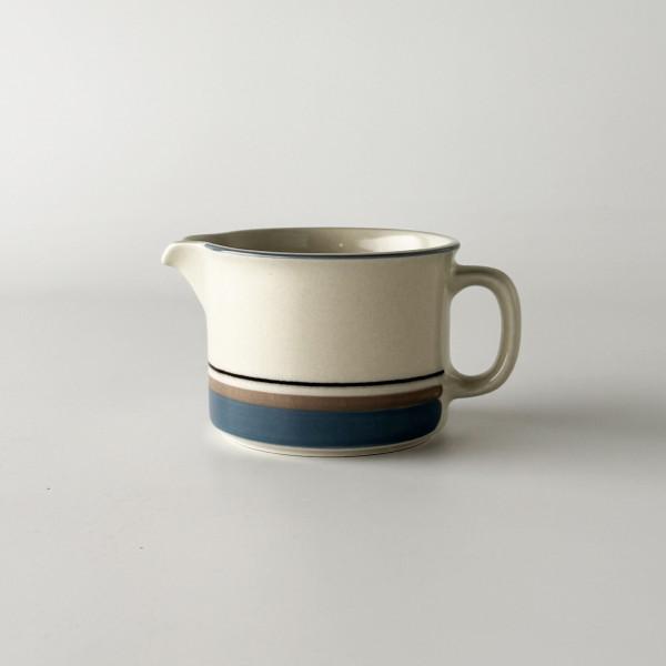 **サイズ（単位mm）**-  幅 125 奥行き 90 高さ 70＊若干の誤差は御了承下さい。**主な素材**- 陶器**特記事項**- ミルクピッチャー1点の販売です。- 写真内のその他の備品は含まれません。- 商品コンディションは詳細...