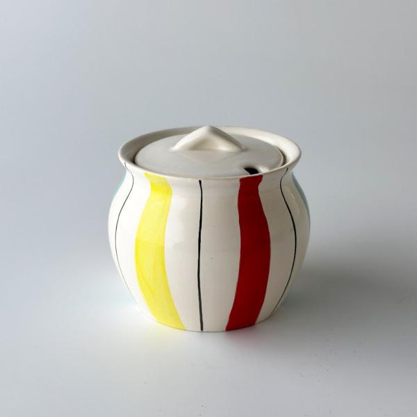 **サイズ（単位mm）**-  幅 100 奥行き 100 高さ 90＊若干の誤差は御了承下さい。**主な素材**- 陶器**特記事項**- シュガーポット1点の販売です。- 写真内のその他の備品はふくまれません。- ユーズド品特有のスレ・...