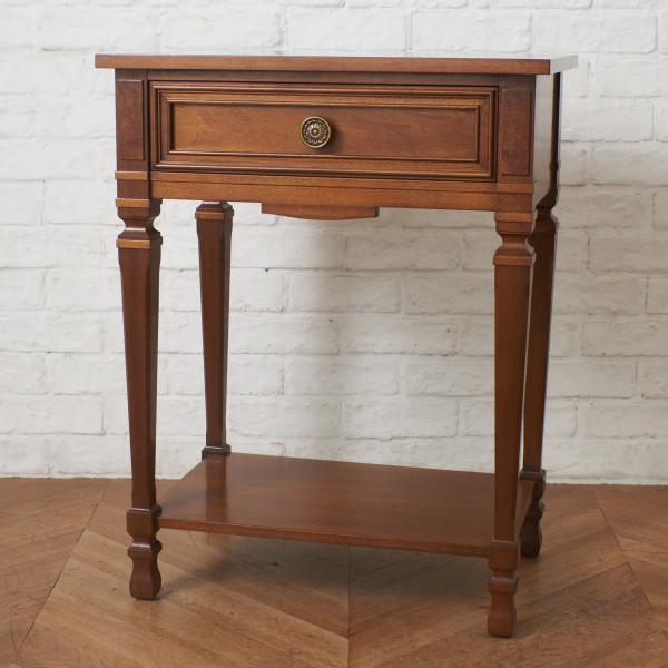 **サイズ（単位mm）**-  幅 585 奥行き 400 高さ 755  - 引出内寸  幅 425 奥行き 270 高さ 95＊若干の誤差は御了承下さい。**主な素材**- マホガニー- グラフテッドウォールナット**特記事項**- 定...