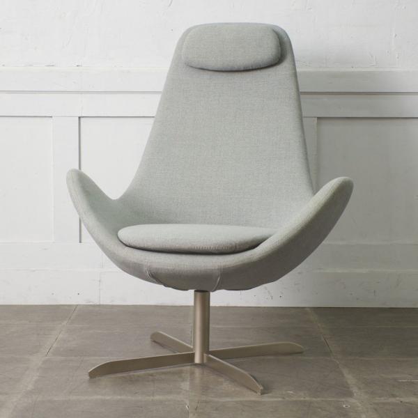 **サイズ（単位mm）**-  幅 880 奥行き 920 高さ 1080 座高 450 肘高 590＊若干の誤差は御了承下さい。**主な素材**- ファブリック**特記事項**- 回転式- 張り地に小さなシミ、脚にムラがあります。- 商品...