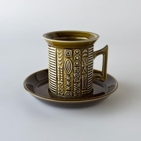 **サイズ（単位mm）**- カップ  幅 95 奥行き 80 高さ 80- ソーサー  幅 135 奥行き 135 高さ 20＊若干の誤差は御了承下さい。**主な素材**- 陶器**特記事項**- カップ＆ソーサー1点の販売です。- 写真...