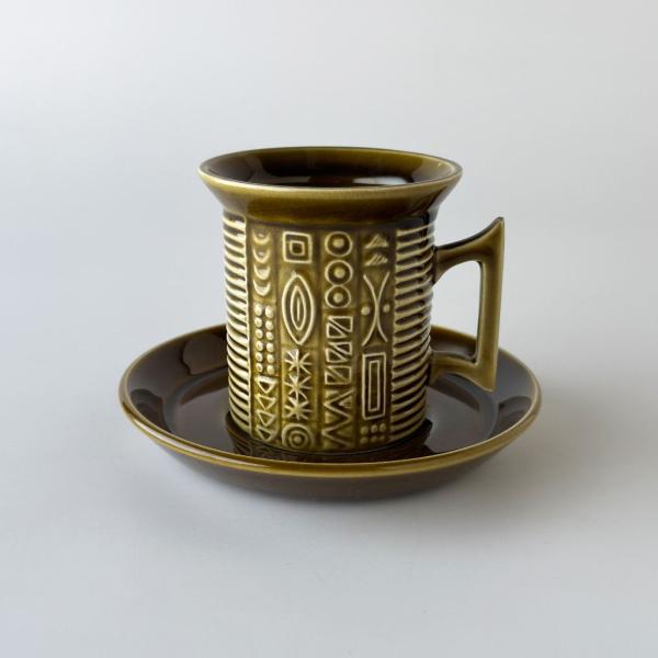 **サイズ（単位mm）**- カップ  幅 95 奥行き 80 高さ 80- ソーサー  幅 135 奥行き 135 高さ 20＊若干の誤差は御了承下さい。**主な素材**- 陶器**特記事項**- カップ＆ソーサー1点の販売です。- 写真...