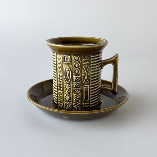 **サイズ（単位mm）**- カップ  幅 95 奥行き 80 高さ 80- ソーサー  幅 135 奥行き 135 高さ 20＊若干の誤差は御了承下さい。**主な素材**- 陶器**特記事項**- カップ＆ソーサー1点の販売です。- 写真...