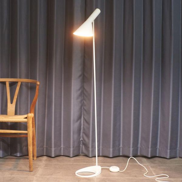 **サイズ（単位mm）**-  幅 410 奥行き 175 高さ 1280＊若干の誤差は御了承下さい。**主な素材**- スチール**特記事項**- 電球:E26×1灯- 通電確認済み、電球は付属しません。- **定価** 200,200円...