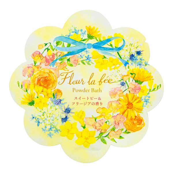 お花型のパッケージに入ったパウダーバス。うるおい成分ハチミツエキス配合のパウダーバスでうるおいのある素肌に。[スイートピー＆フリージア]クリアイエローの湯色■販売元／チャーリー■ブランド／フルールラフェ Fleur Lafee■内容量／40...