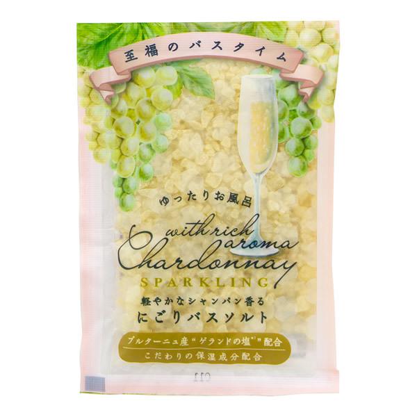フランス・ブルターニュ産海塩“ゲラントの塩”を配合した贅沢な大粒バスソルト。3つのぶどうエキスとアルガンオイル、ローヤルゼリーエキス（いずれも保湿成分）配合で、肌にうるおいを与えながら安らぎのにごり湯をお楽しみください。湯色：乳緑うす色■販...