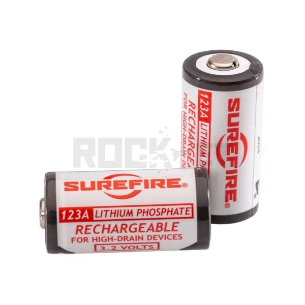 【発売日：2022年06月01日】米国SUREFIRE LLC製 CR123A互換 リチャージャブルバッテリー 2本セット使い切りのSF123リチウム電池よりも最大容量で劣るものの、数百回の充放電を繰り返しても元の容量の80%以上を維持する...