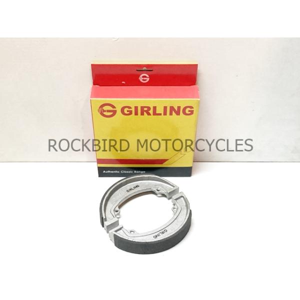 オールドトライアンフやBSAの7インチ/コニカルハブ/リア、ドラムブレーキのブレーキシュー 新品。当時のパーツや純正品よりもライニングが高品質な、英国のブレーキメーカー「Girling / ガ ーリング」のブレーキシューです。ブレーキの強化...