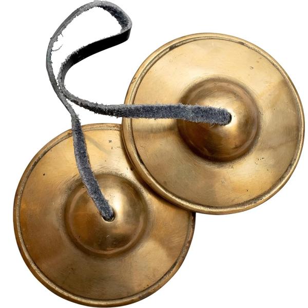 「商品情報」「主な仕様」【チベタンベルのスペック】 ・模様：プレーン ・素材：真鍮【チベタンベルとは】 チベタンベルはネパールのチベット密教で使われる法具のひとつです。その昔、僧侶が旅をする際の魔除けにも使われていたそうです。また、音色の美...