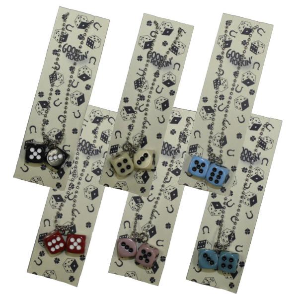 ロカビリーアイテムの定番、ダイスネックレスです。カラーは６色。サイズ : ダイスモチーフ 約13mm　チェーン 約50cm※掲載の写真によっては実際の色合いと多少異なることもあります。商品は実店舗でも販売中のため、ご注文の商品が品切れとなり...