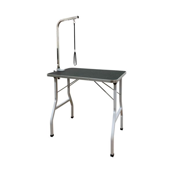 ■商品の特徴・【クリアランスセール】・組み立て簡単で、収納にも便利な折りたたみ式トリミングテーブル。愛犬や愛猫の シャンプー 後のドライや被毛のカットなどの トリミング に適しています。・天板には愛犬や愛猫が滑りにくいゴムマットを使用し、汚...