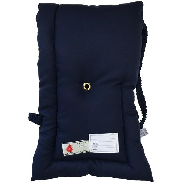 普段はクッション座布団、通学のヘルメット代わりに、地震の時は防災頭巾として、防炎協会認定の防炎防災クッションです。平ゴム付きで椅子に固定できます。※内側生地の色は変更になる場合があります。あらかじめご了承ください。■素材側地：ポリエステル1...