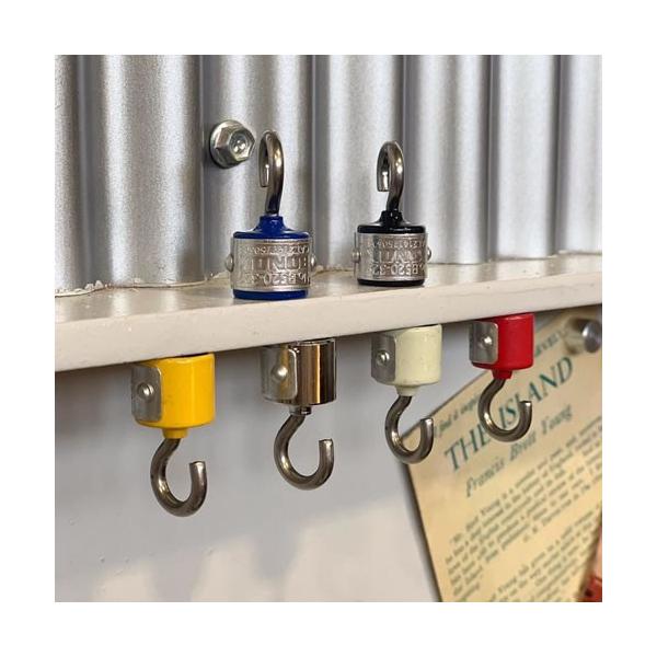 頑固な強力マグネットに、タフなデザインのプレートを配したフック。引っ掛ける、吊るす、と様々なポジションで活躍する彼は、オフィスのロッカーやデスク周り、自宅のキッチンやガレージ等で、絶大な利便性を発揮します。お馴染みのS字フックと組み合わせれ...