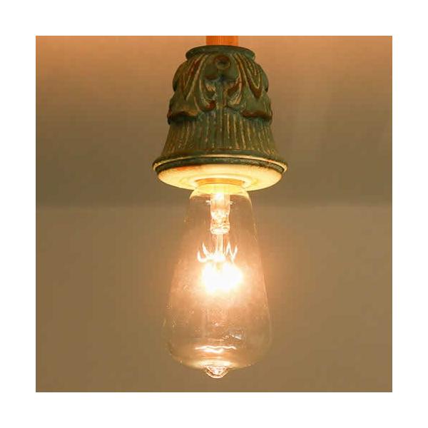 ・小ぶりで、それぞれのカラー毎に特徴があるデザイン。 ・エントランスや廊下、レストルームなど。ダイニングでの多灯使いも、多くのシーンで活躍します。サイズ：Φ7.5 〜 10.5 ×H12.5 cm 素材：レジン（本体）使用推奨電球：E26 ...