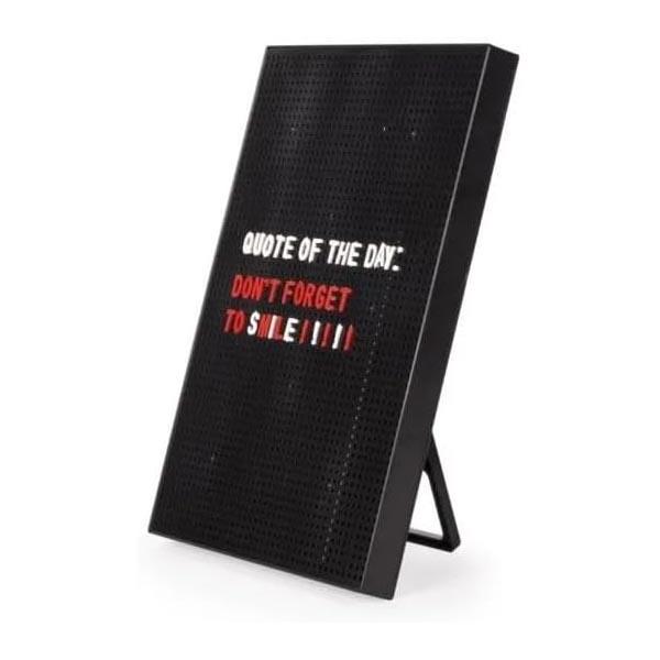 文字と数字パーツを使用してメッセージを組めるペグボード。ショップのメッセージボードなどに。サイズ：W21×D2.2×H30cm素材：プラスチック生産国：中国パーツ：350個