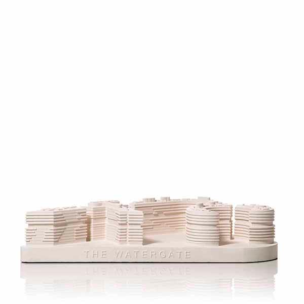 ワシントンDC の悪名高いウォーターゲート・コンプレックスは、5 つの建物から構成されている。建築家ルイジ・モレッティによって、1972 年に完成したこの複合施設はすぐにアメリカ政界の最高峰の本拠地となりニクソン大統領の辞任につながった政治...