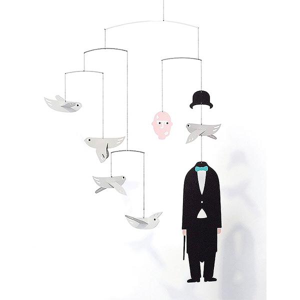 ベルギーの画家ルネ・マグリットの作品「山高帽の男」を再解釈しデザインされたモビール作成キット。付属の作成用台紙を用いて自分で作り上げる工程は一見すれば「面倒」と感じられるがその感情もルネ・マグリッドの作品のように視点を変えれば新しい意味を見...