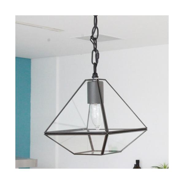 植物の栽培方法として、注目されてきたテラリウム型ガラス容器をモチーフにした天井照明。チェーン上下にはヶ所には、カラビナタイプのパーツを使い、長さ調整ができるようにしてあります。1mチェーンタイプにすることで、天井フックやダクトレール、ダクト...