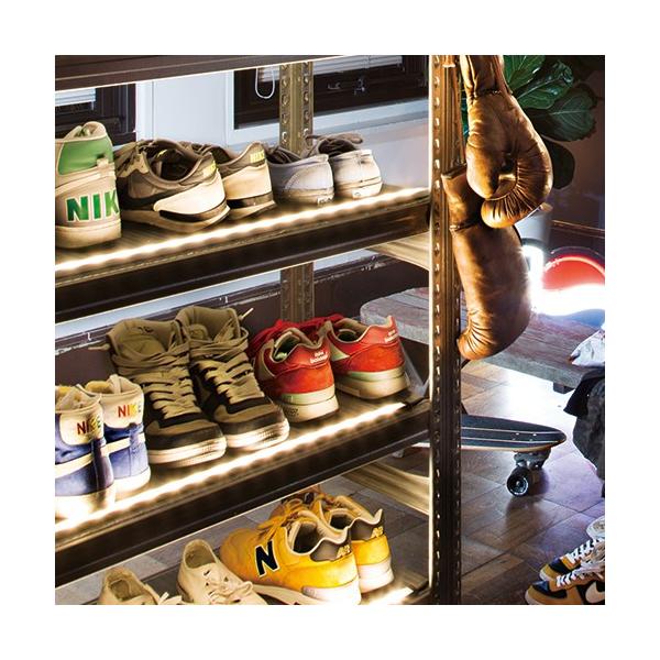 スリムなボディからLEDチップが帯状にライトアップするバータイプのライトです。マットな質感、可能な限りシンプルにデザインされたボディにあたたかみのある電球色のLEDチップを採用し、ワンランク上のバーライトに仕上がりました。マグネット式でメタ...