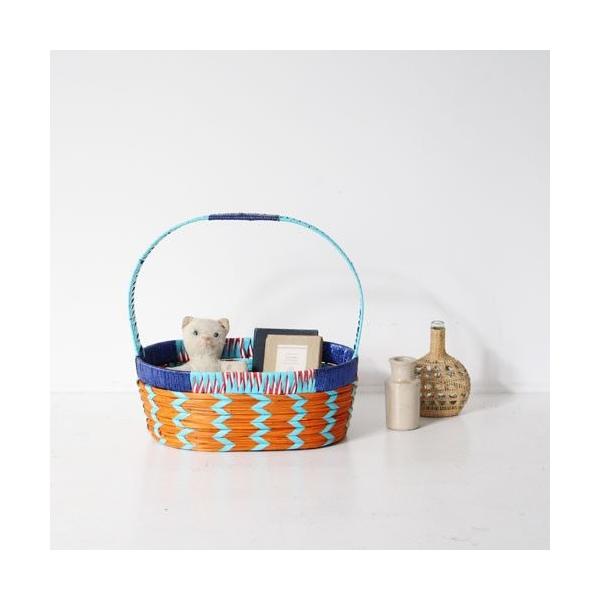 リビングの収納やプラントホルダー、ピクニックなどにも。サイズ：W43×D31×H16cm (basket), W43×D31×H43cm (with handle)素材：紙ロープ、鉄線、木材生産国：中国ご注意：自然素材を使用し手作りにて製作...