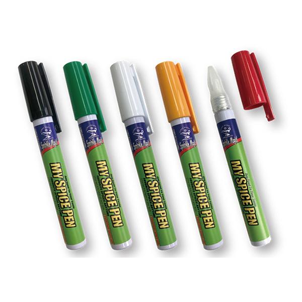 まわりを気にせず、好きな料理に好きなスパイスを！いつでも味変できる幸せ...■スタイリッシュなペン型の携帯スパイスボトル！■何時でも何処でも、さり気なく味変を！■スパイスだけでなく、パウダー状の顔料などを入れホビーや工作に、工夫次第で使い方...