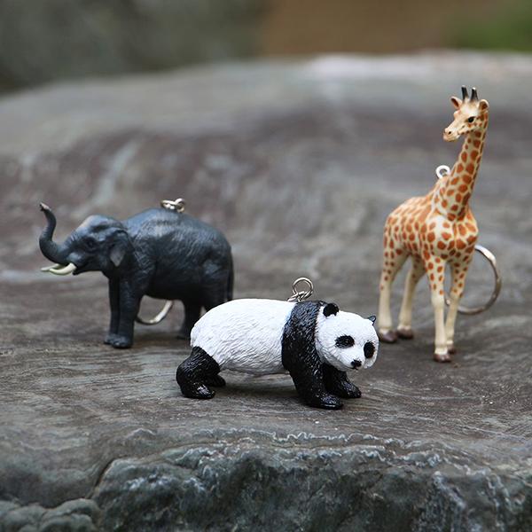 オーストラリア・サイエンスアンドネイチャーより絶滅危惧種や固有種や絶滅恐竜などを中心とした動物キーリング。RAND：Science and Nature / AUSTRALIAサイズ：ブラキオサウルスW8×D2×H6cmトリケラトプスW7....