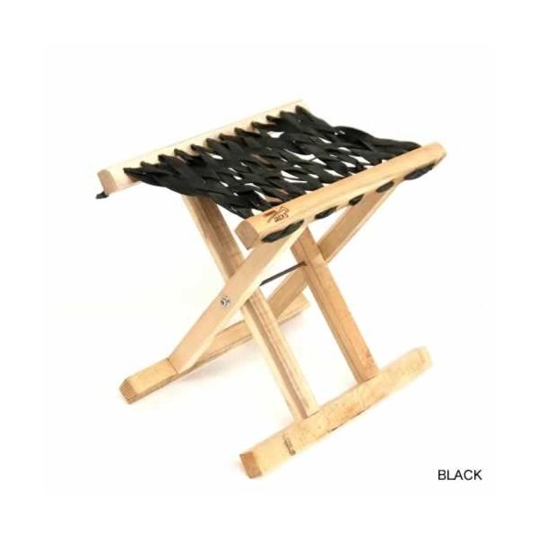 森の男、ランバージャックをコンセプトにしたフォールディングチェア。無骨で荒削りな風貌は、使い込むほどに愛着がわきます。無塗装、無仕上の無骨な作りですが、使えば使うほど愛着がわくイスです。旧サイズ：W31xD25xH31cm（折畳時：W31x...